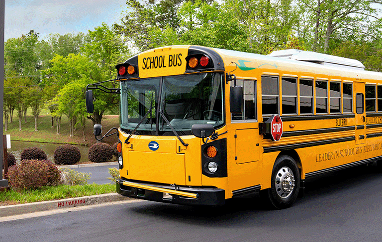 EPA is investing nearly $1 billion for 2,700 school buses in the US (95 ...