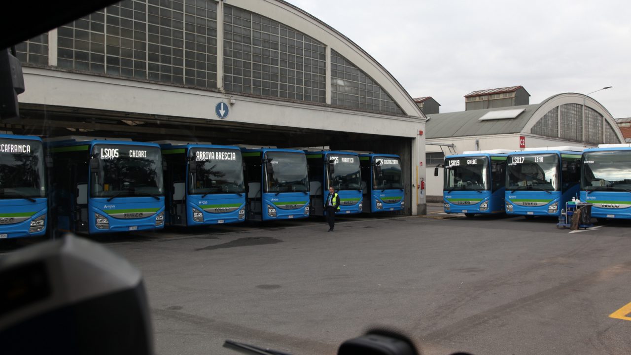 Italian bus market grew +72% in 2023 (Iveco leads). 1/4 of the city bus ...