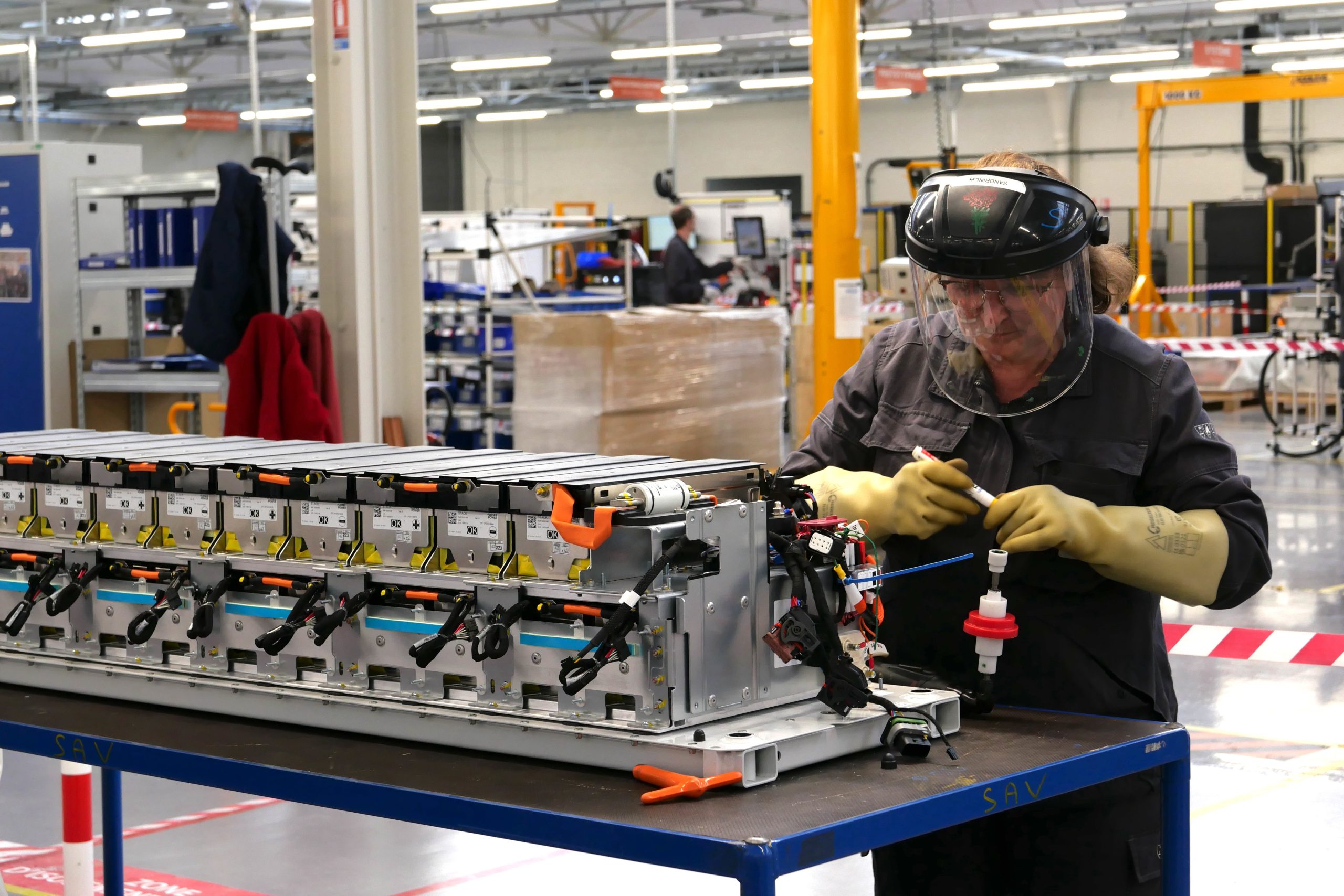 We visited Forsee Power's plant in Poitiers (France): production ...