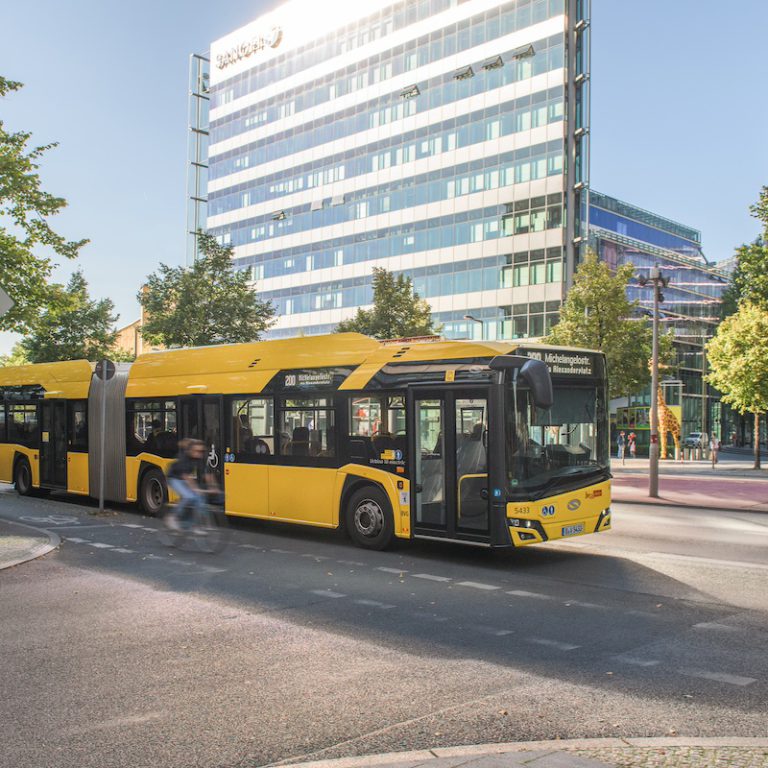 TSA delivers central motors (up to 427 kW) for new Solaris 18-meter e ...