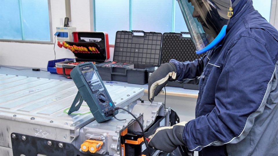 MAN is establishing a network of battery repair centres in Europe