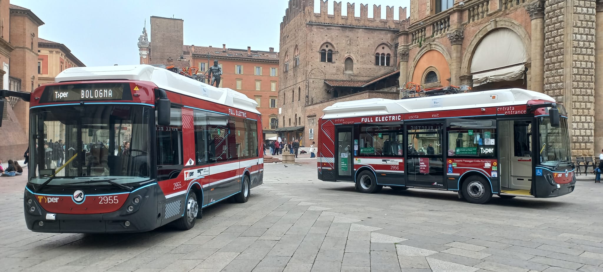 Rampini delivers 4 Eltron with pantograph to Tper Bologna