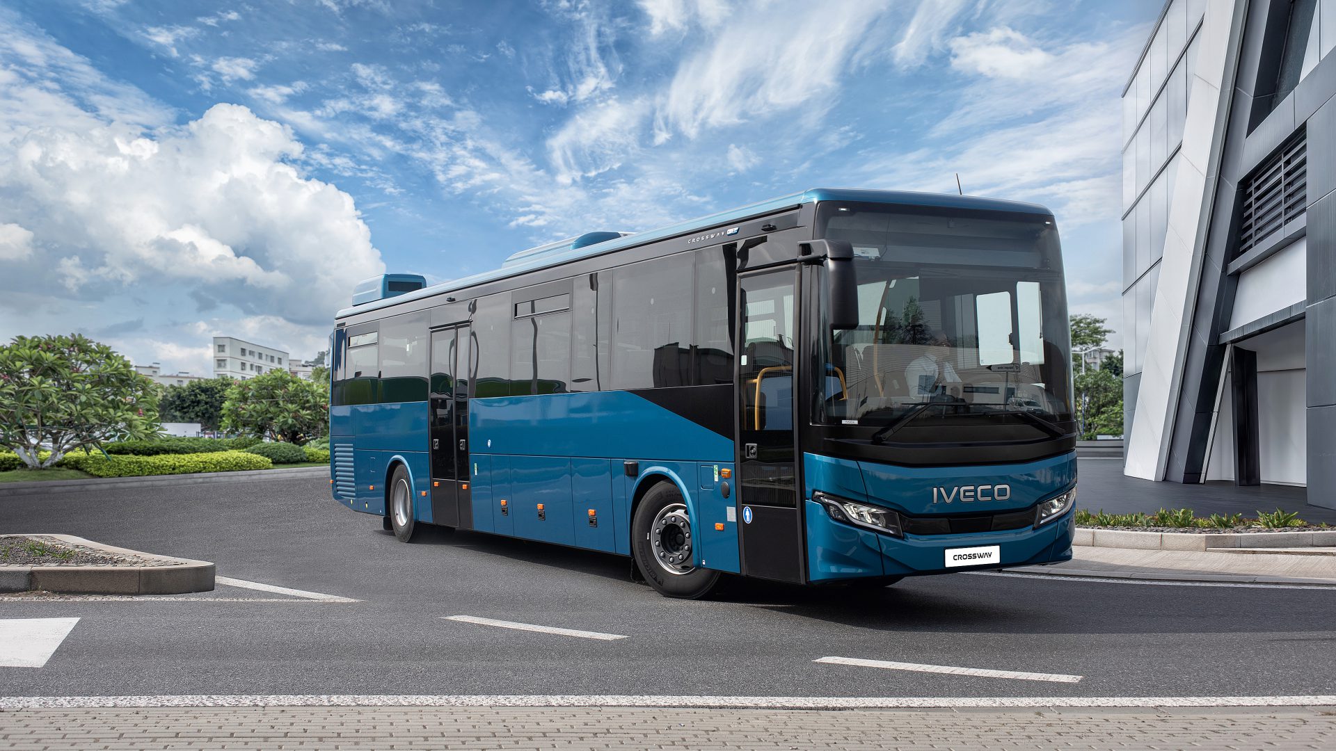 Iveco Bus launches the Crossway Hybrid, a normal floor intercity bus ...