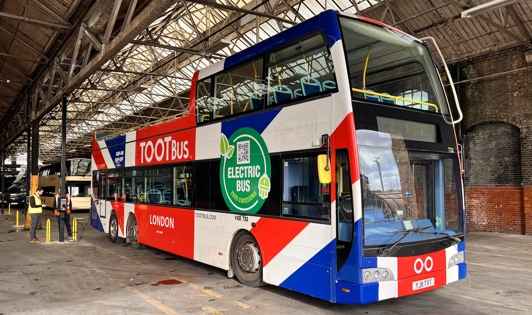 Sightseeing bus company Tootbus to install roof-mounted solar panels on ...