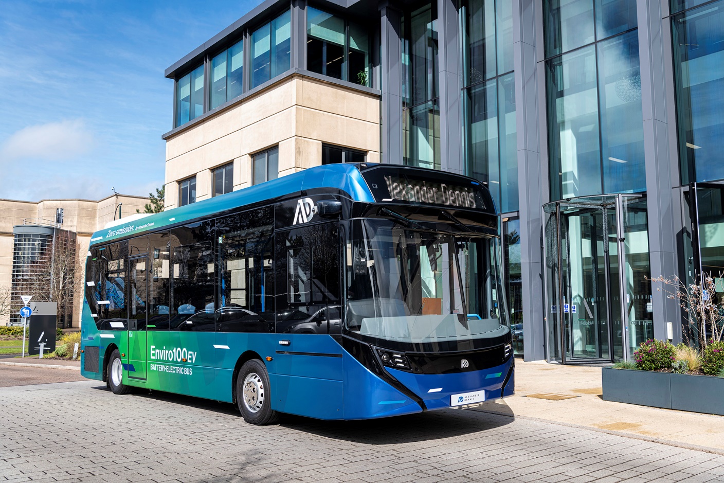 Alexander Dennis to build 3 driverless e-buses for Connector project in ...