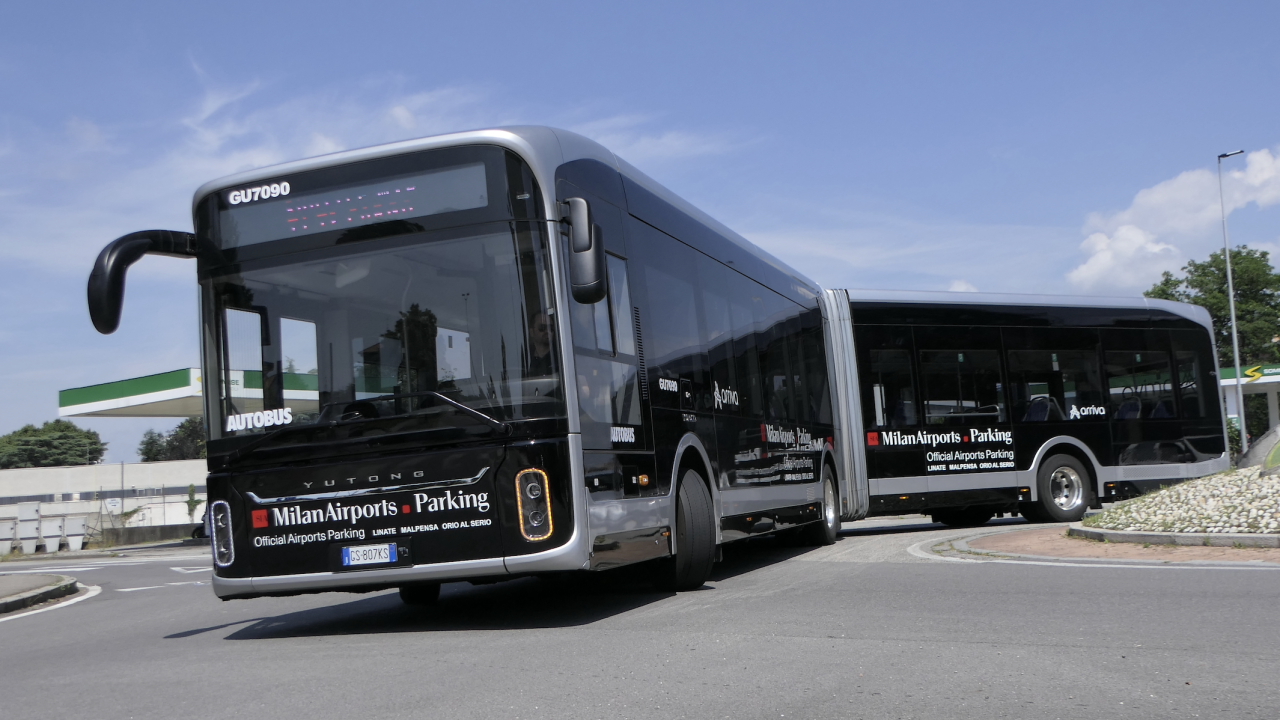 Our test drive with the Yutong U18 articulated e-bus [VIDEO ...