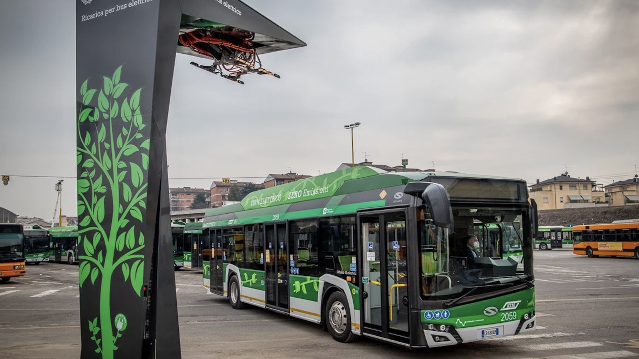 Milan on the way to a fully zero emission bus fleet in 2030. 550 e-buses to be purchased by 2026 ...