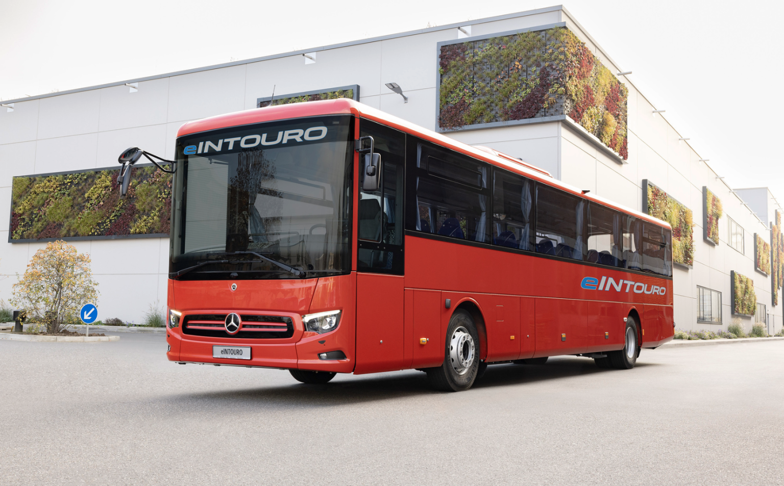 Intercity electric buses, which models are available on the European ...