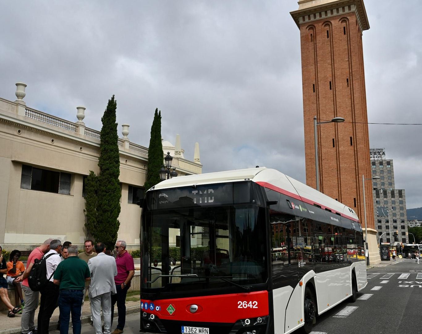 TMB puts into service its first Solaris fuel cell bus out of 38-units ...