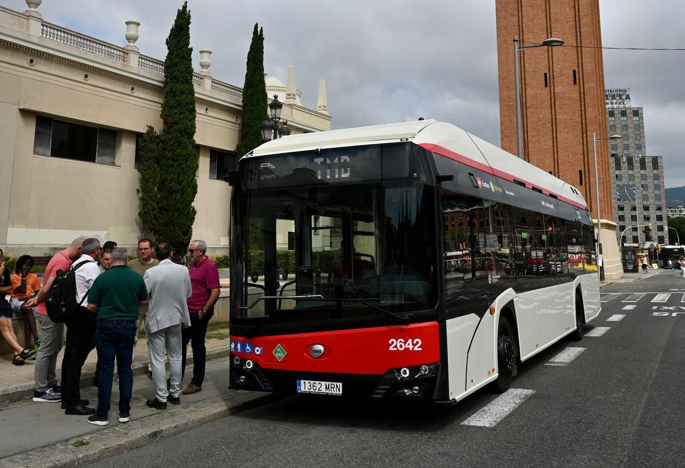 TMB puts into service its first Solaris fuel cell bus out of 38-units order - Sustainable Bus