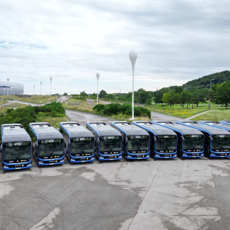 MVG rolls out 13 MAN electric buses in Munich, thus bringing its e-bus ...