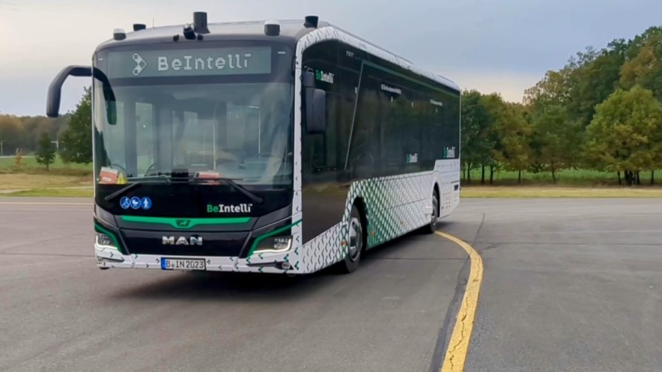Autonomous buses in public transport, a driverless future ahead?
