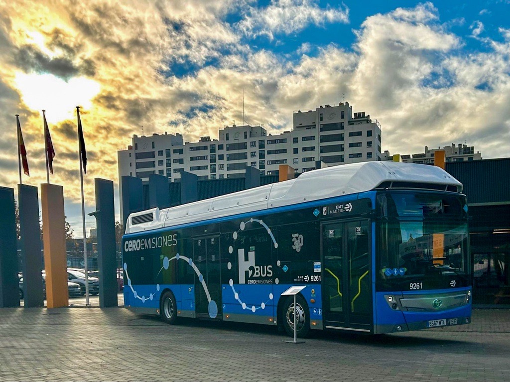 CaetanoBus has delivered EMT Madrid's first 10 electric hydrogen ...
