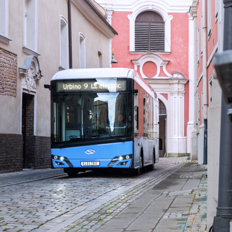 A trio of Solaris 9-meter LE e-buses ordered by Vy Buss in Norway ...