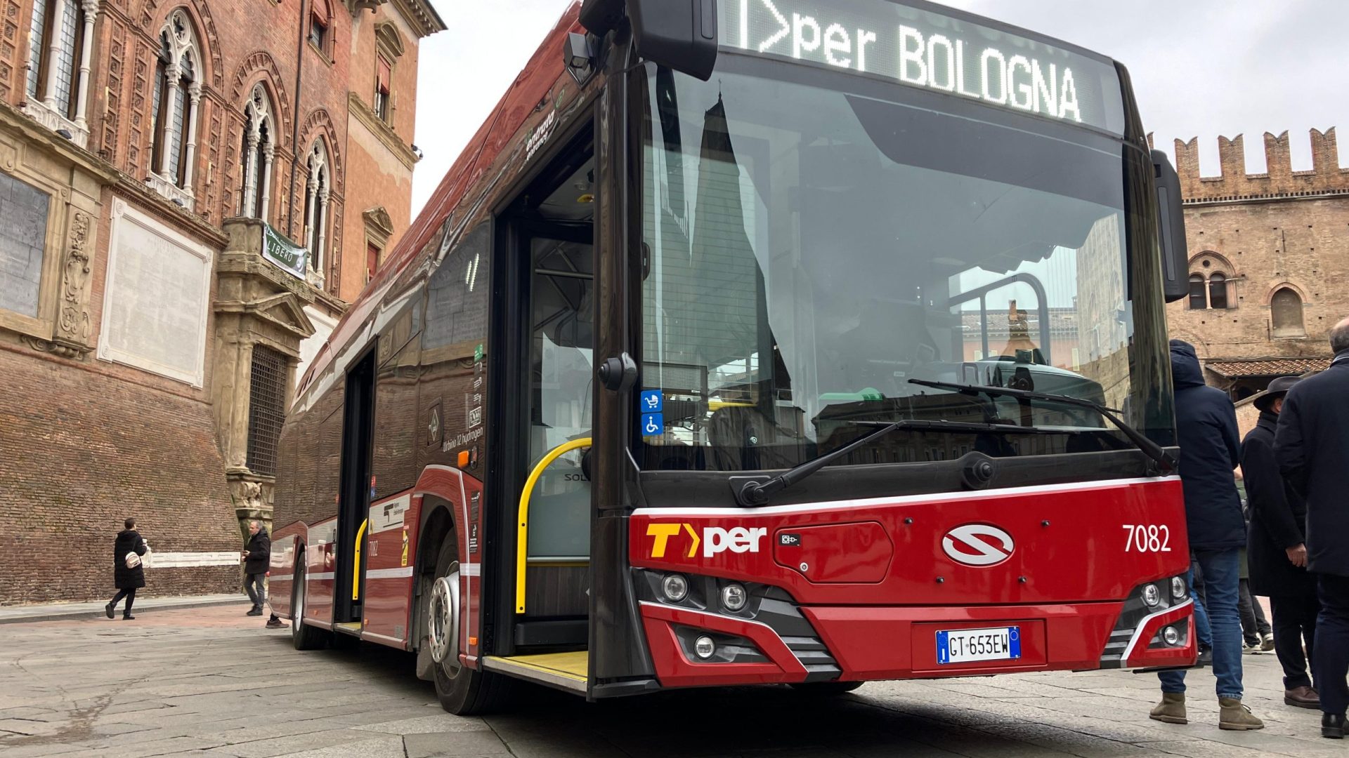 First Solaris hydrogen buses delivered in Bologna: 137 vehicles set to ...