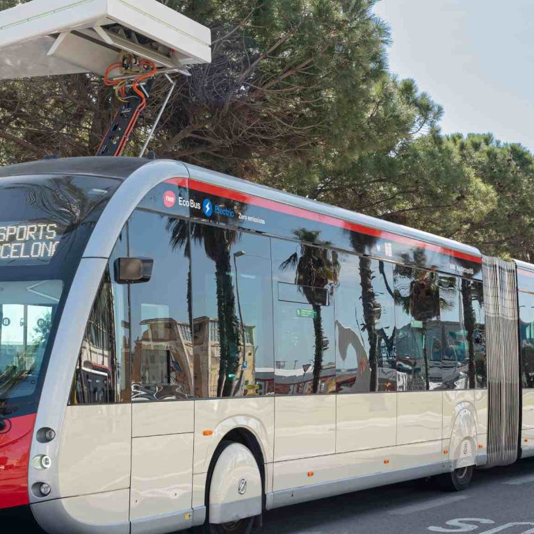 TMB tenders articulated electric buses and orders further 7 Irizar e ...
