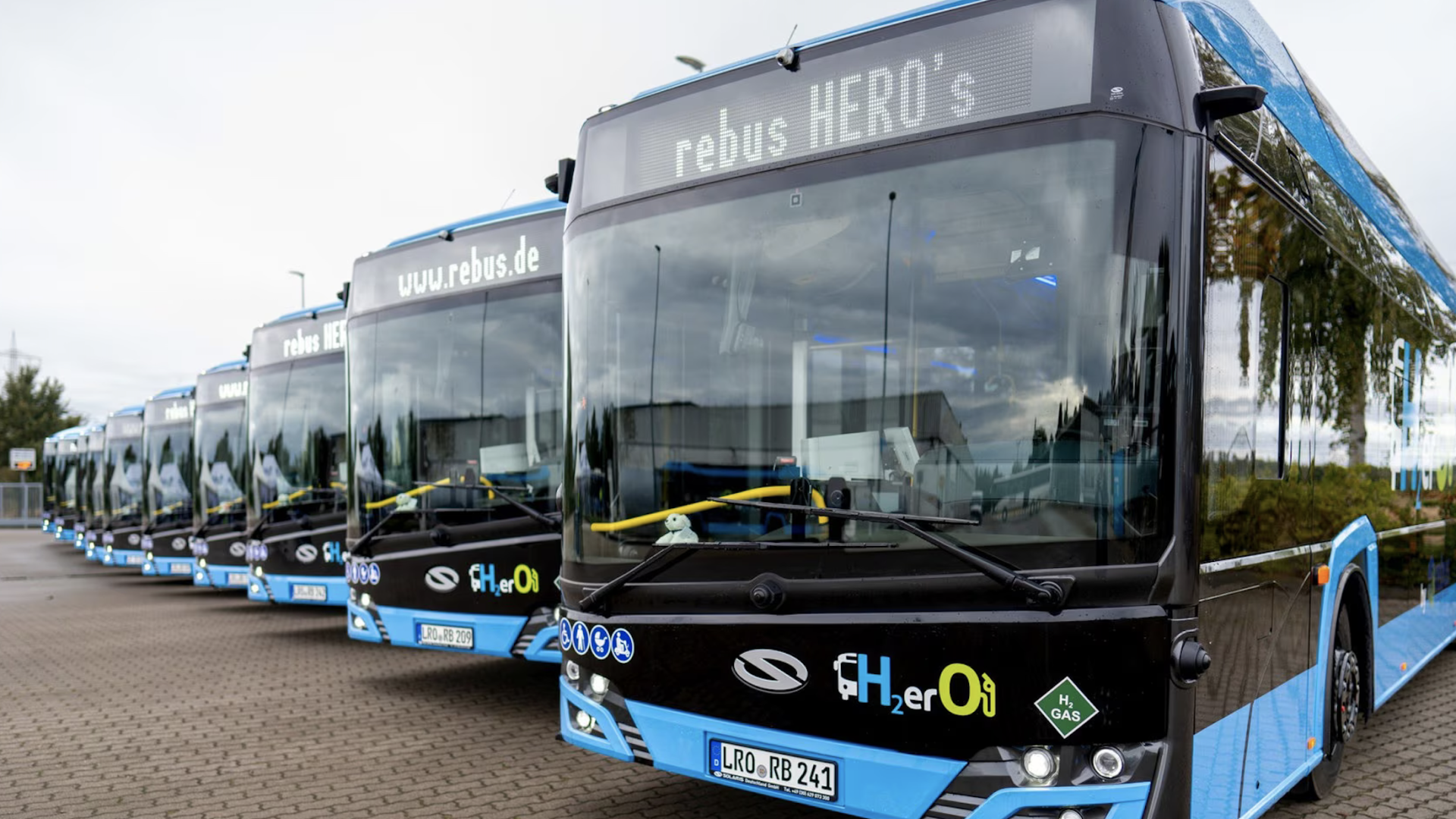 52 fuel cell buses delivered to Rostock, marking one of the largest H2 ...