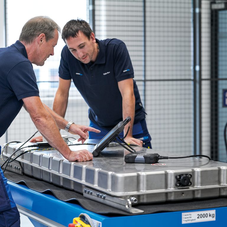 Daimler Buses now offers remanufacturing of eCitaro batteries (and will ...