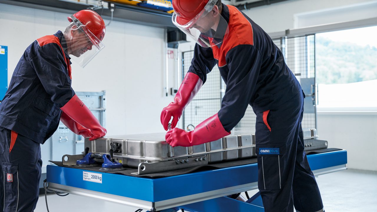 Daimler Buses now offers remanufacturing of eCitaro batteries (and will ...