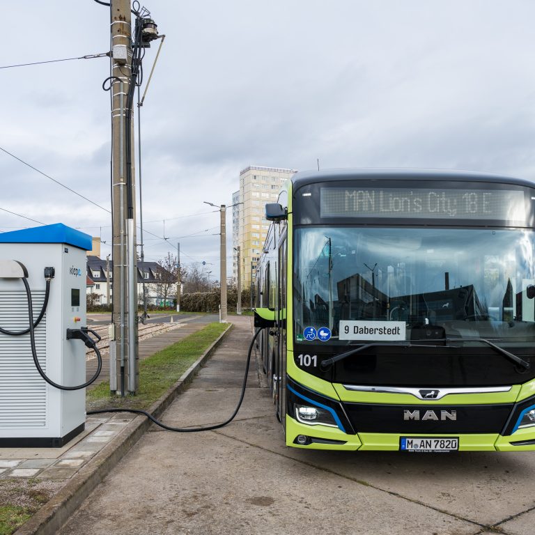KIEPE has a solution to charge e-buses with power supply from overhead ...