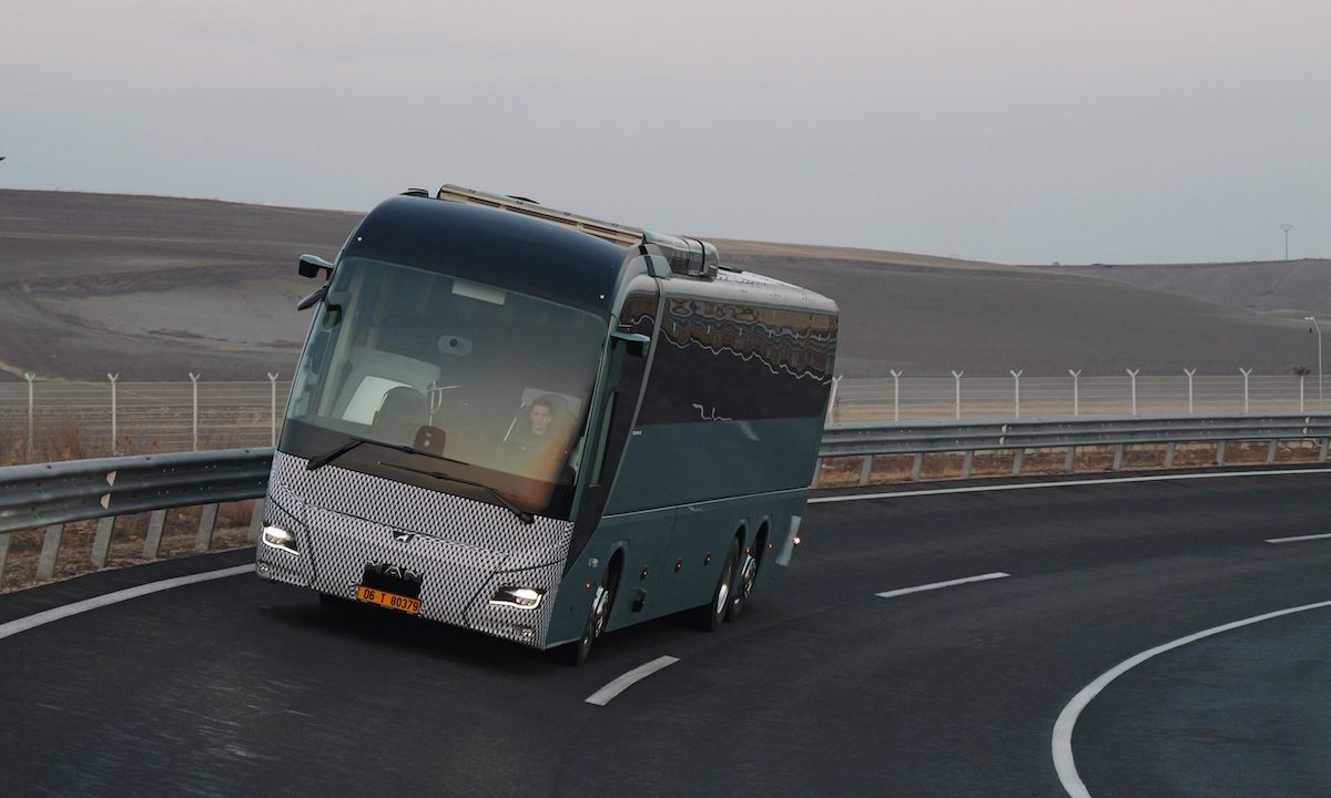 MAN electric coach (3-axles) coming: features and strategy unveiled in ...