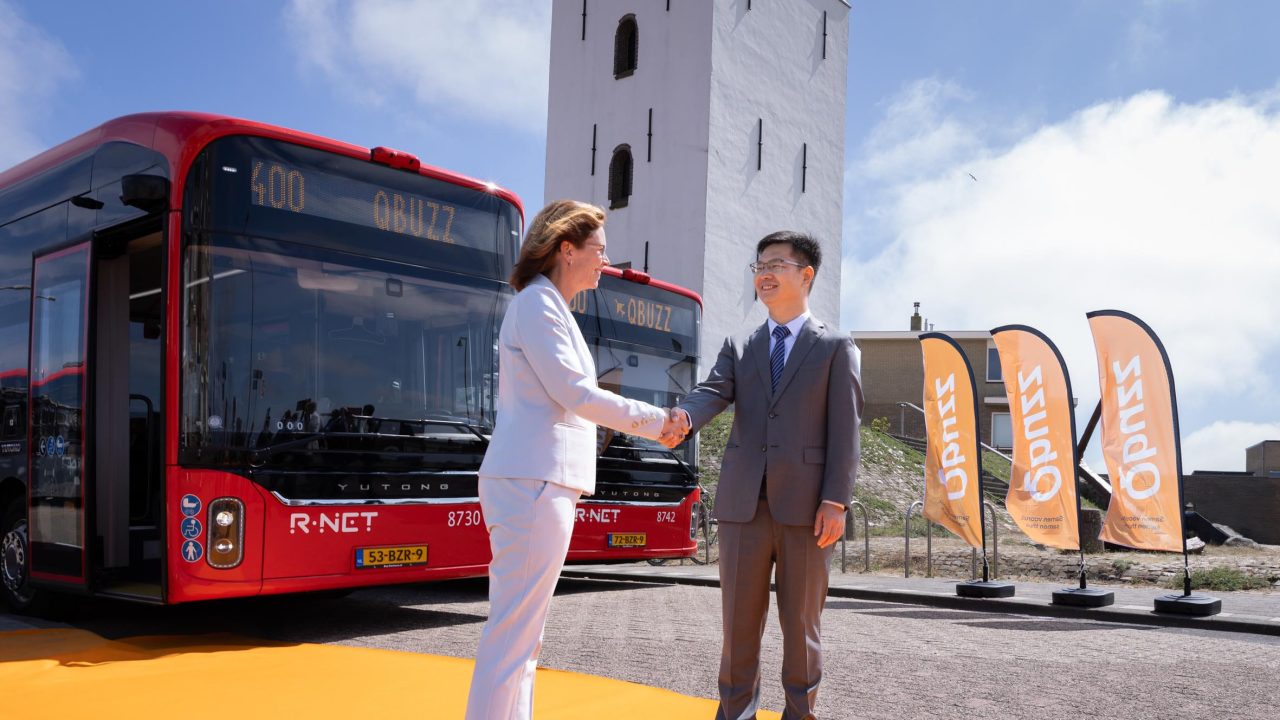 Qbuzz places second order with Yutong for 62 e-buses: they'll join the ...