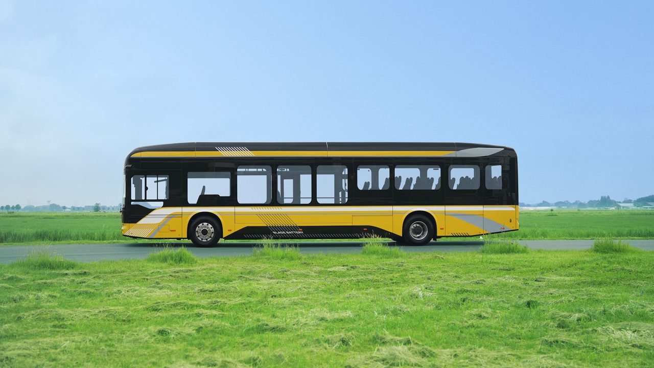 BYD launches the B13.b Low Entry intercity bus at UITP Summit ...