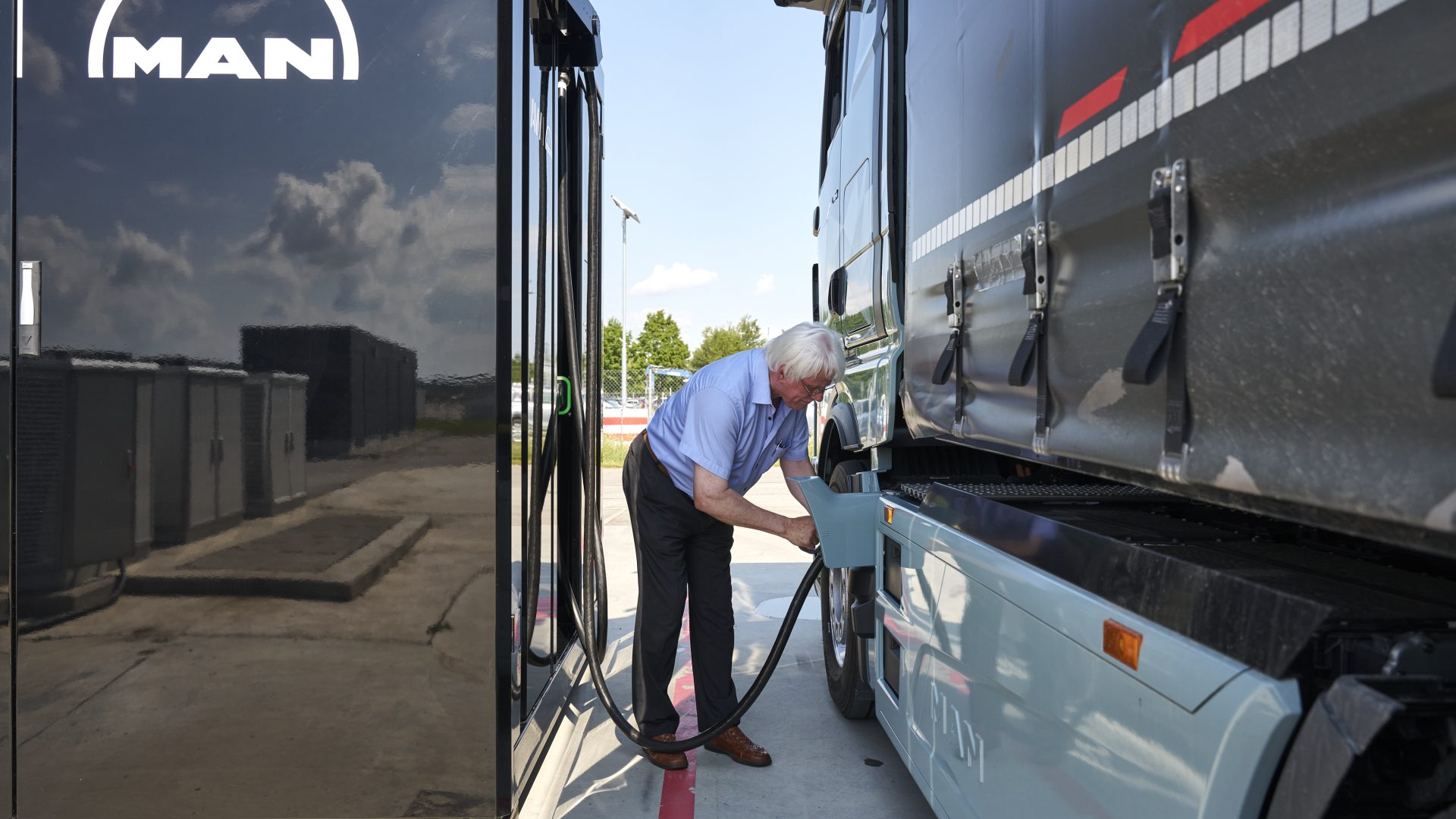 MAN expands charging solutions for e-trucks and e-buses with portable ...