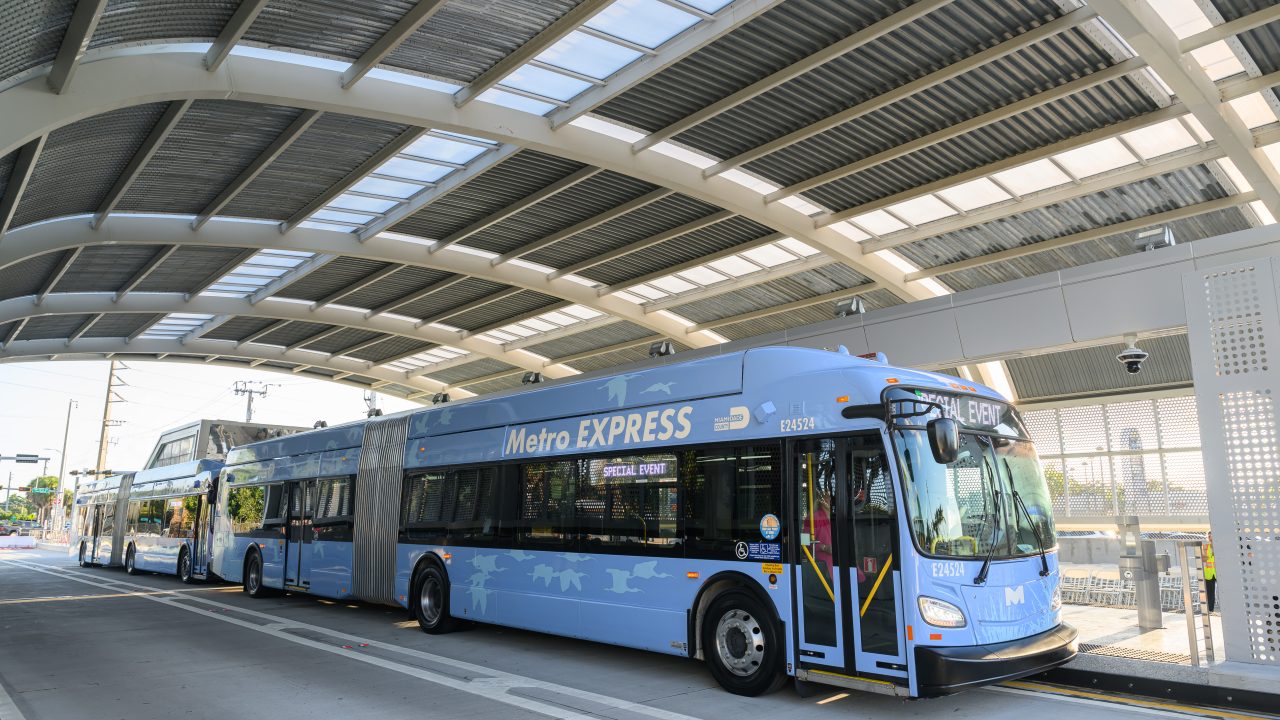 Miami-Dade launches Metro Express, the nation’s longest all-electric ...