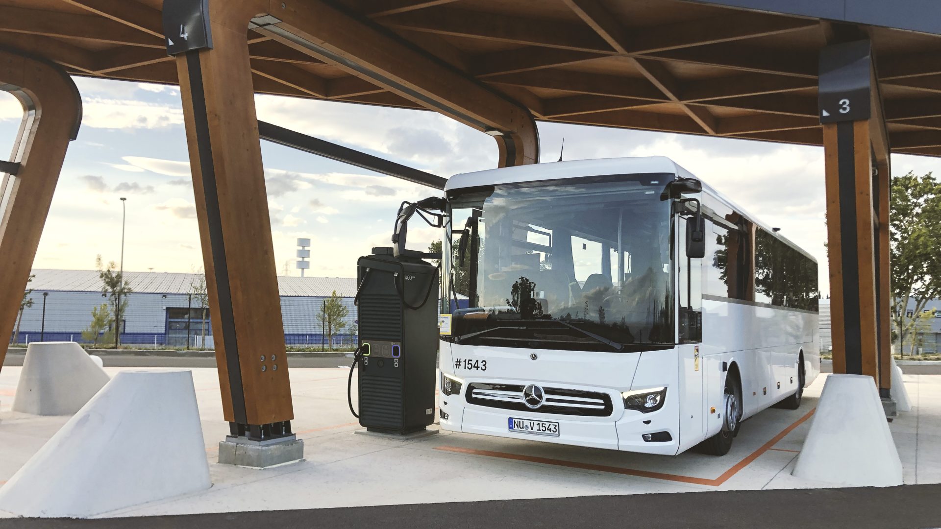 Daimler Buses becomes first European OEM to build brand-neutral public ...
