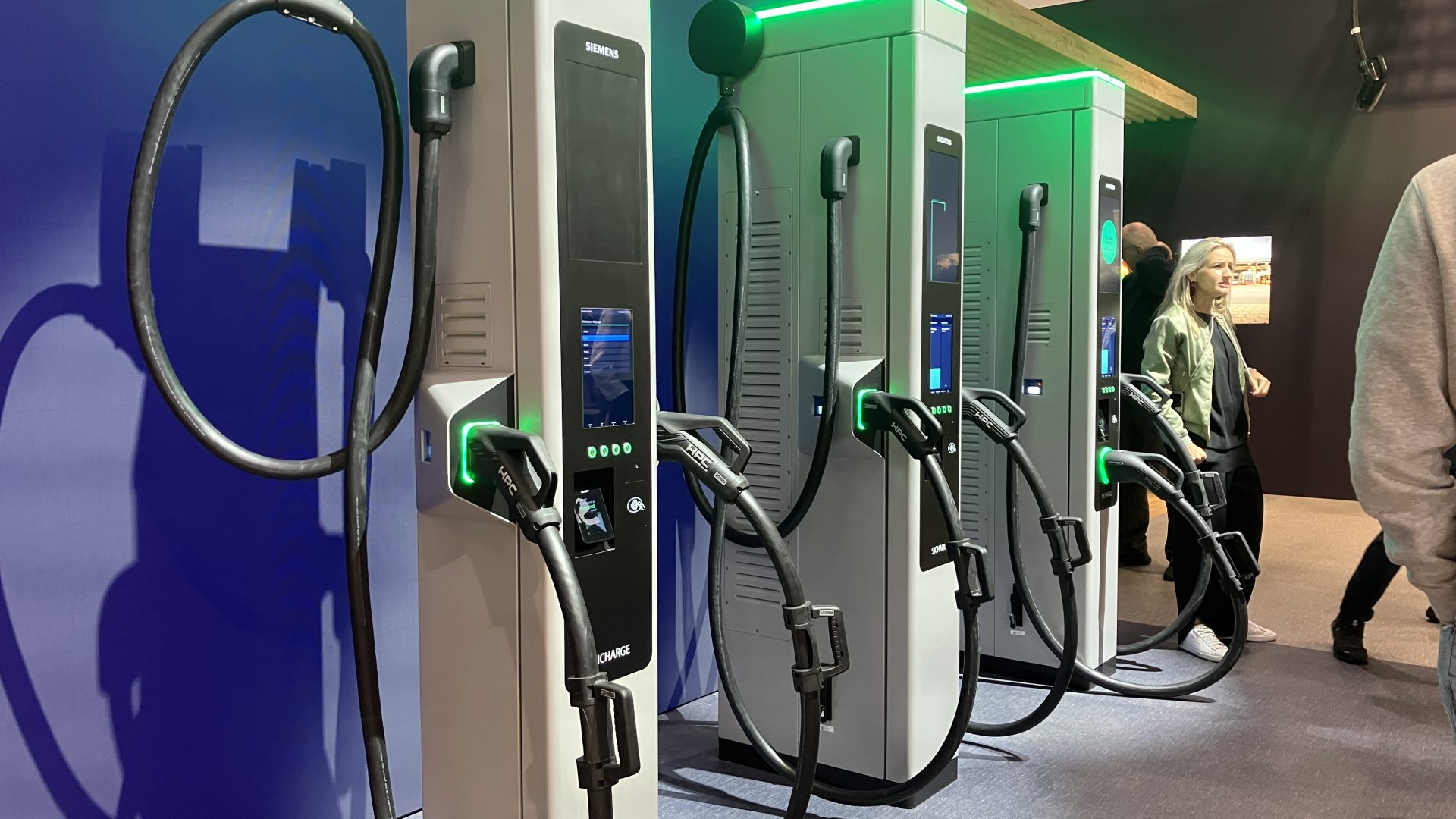 Siemens launches Sicharge Flex chargers at Busworld - Sustainable Bus