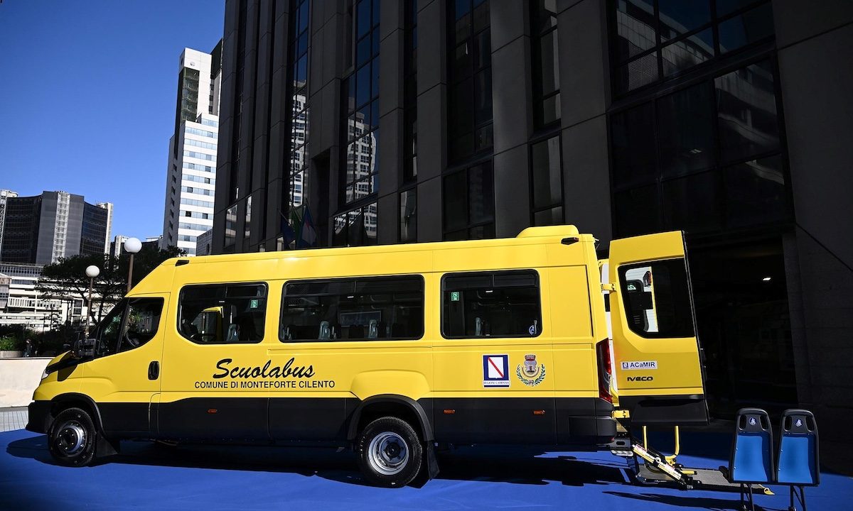 Iveco Bus to supply 87 eDaily school minibuses in Campania region ...