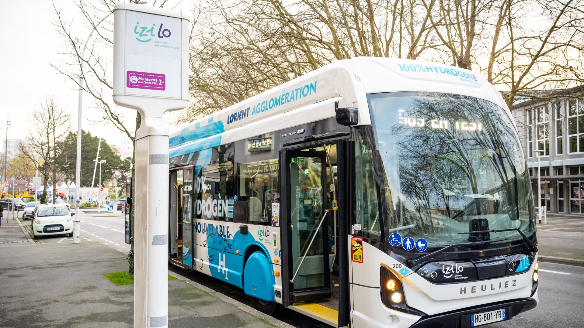 Iveco Bus delivers its first hydrogen-powered GX 337 H2 Linium