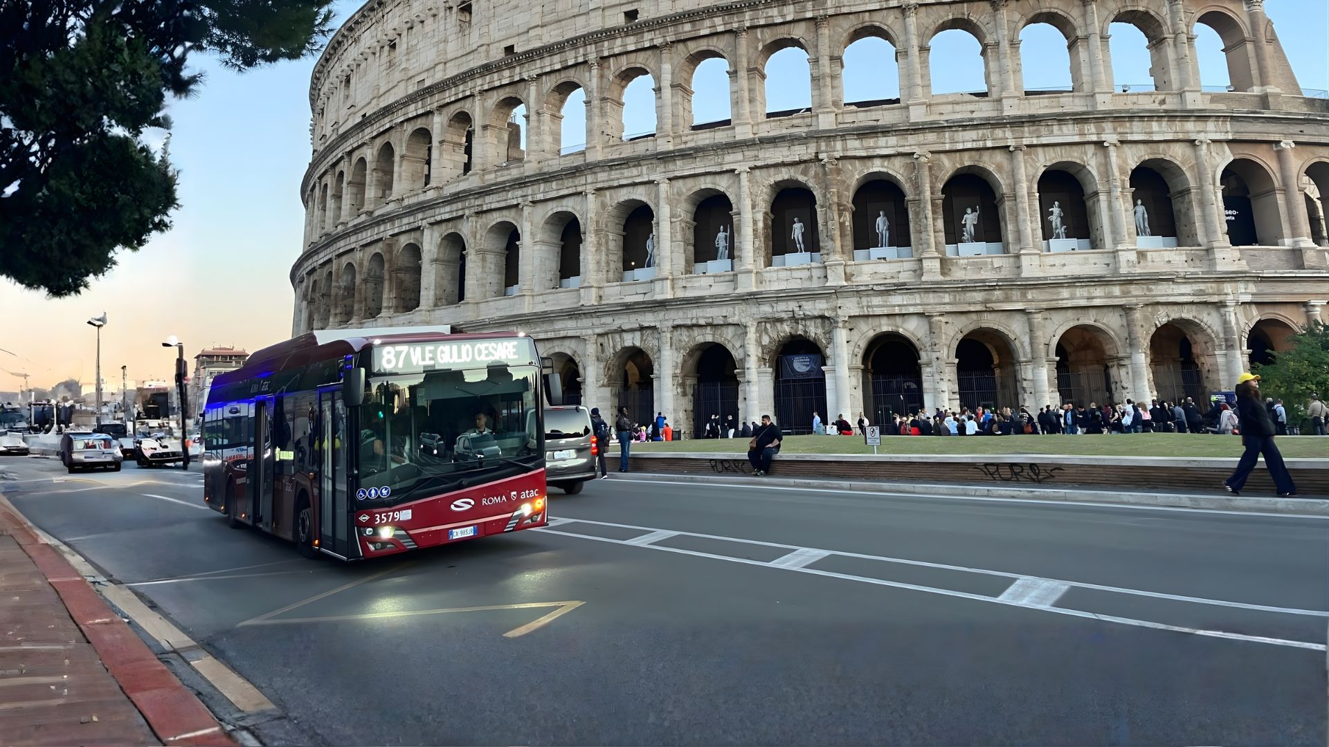 Italy surpasses 1,000 battery-electric bus registrations in 2025, as ...