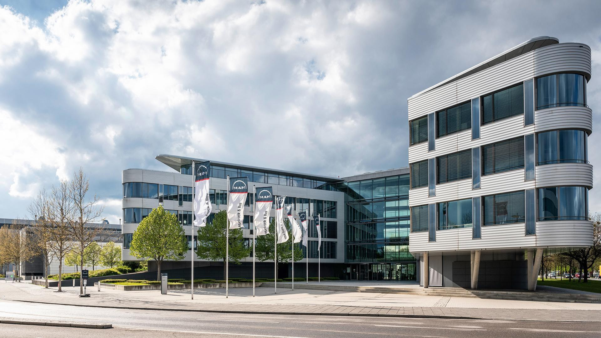 MAN and unions agree MAN2030+ plan: €1bn for Germany, new Eastern ...