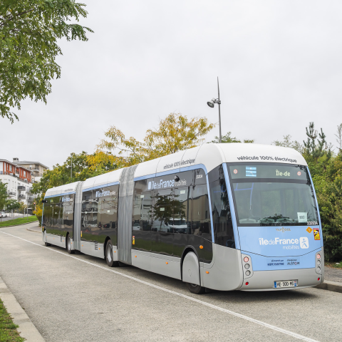 Île-de-France launches Tzen 4 BRT with 24m Hess e-buses and Alstom ...