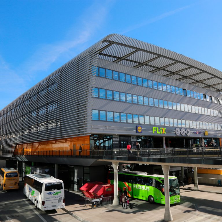 Daimler Buses Solutions to deploy 600 kW public charging infrastructure ...