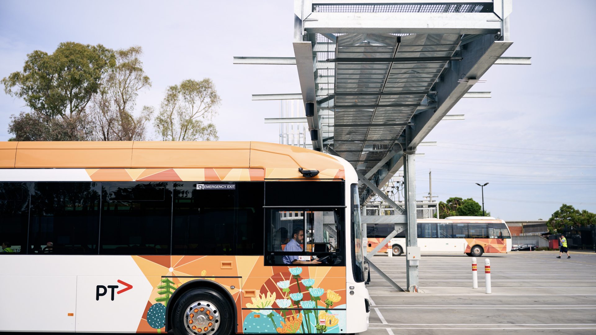 Australia, Kinetic inaugurates Preston bus depot with Victoria’s first ...